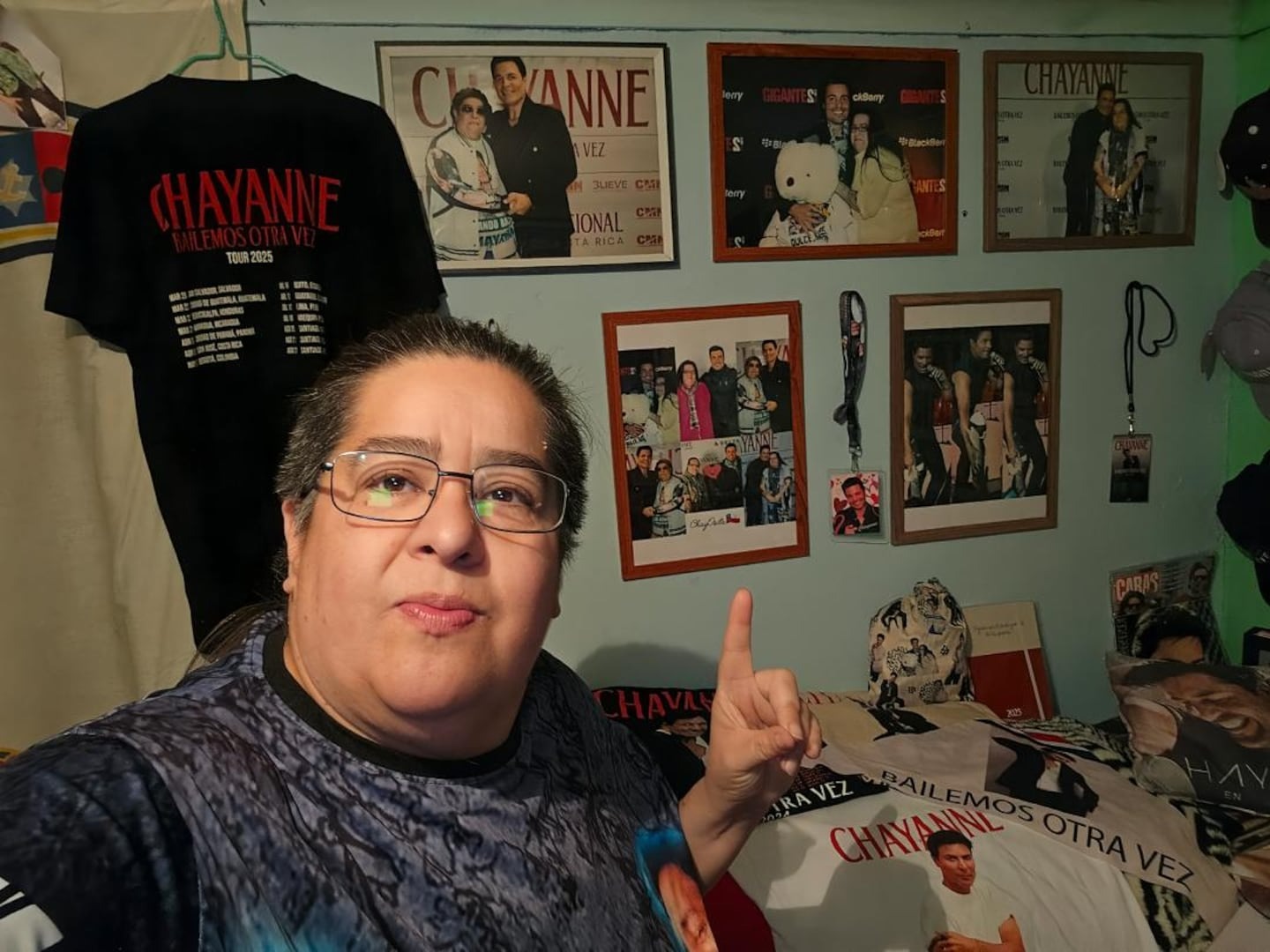 Una fanática de Chayanne convirtió su casa en un santuario para el ...