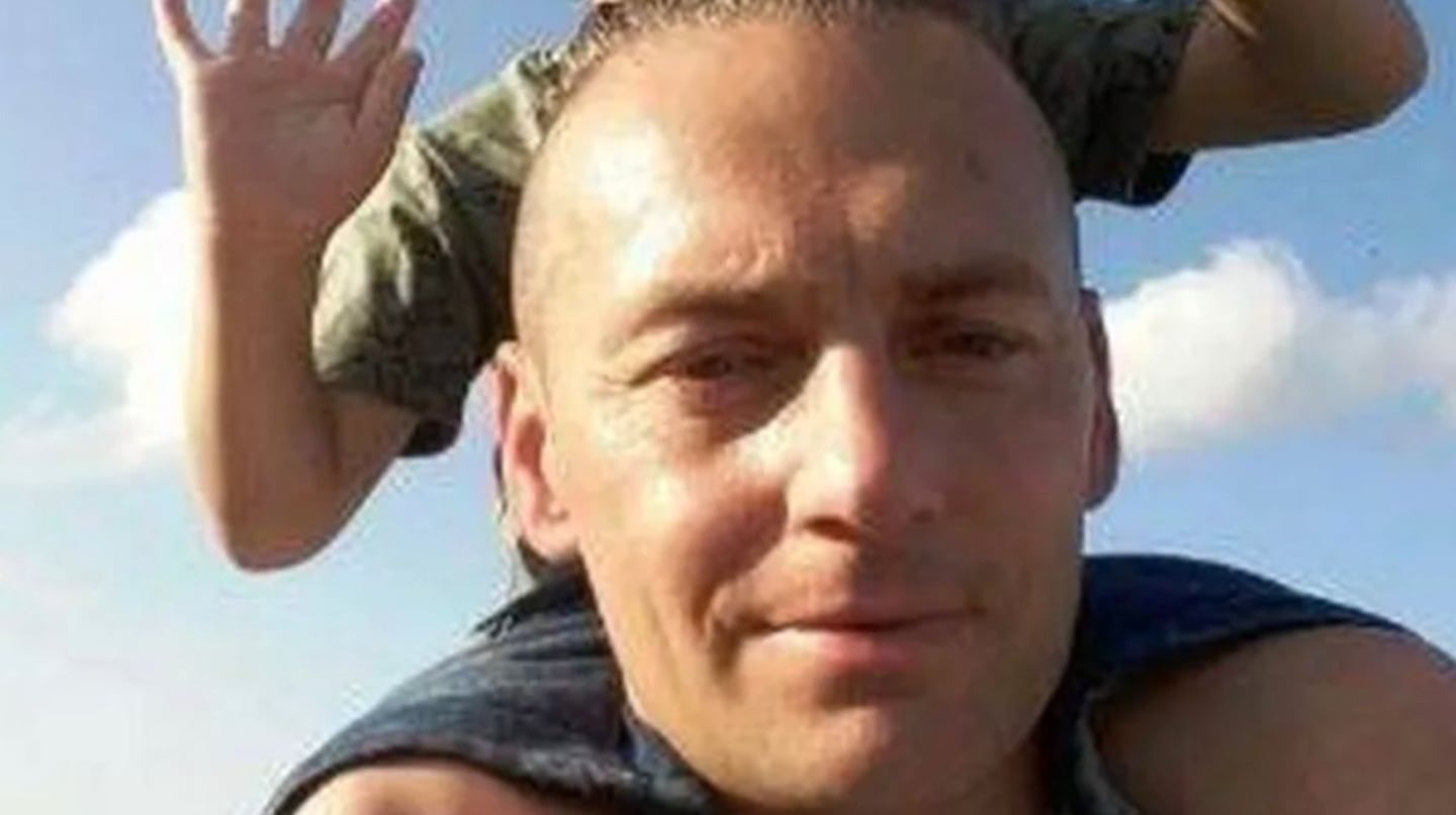 Hombre murió en el velorio de su hijo mientras llevaban el ataúd a la misa