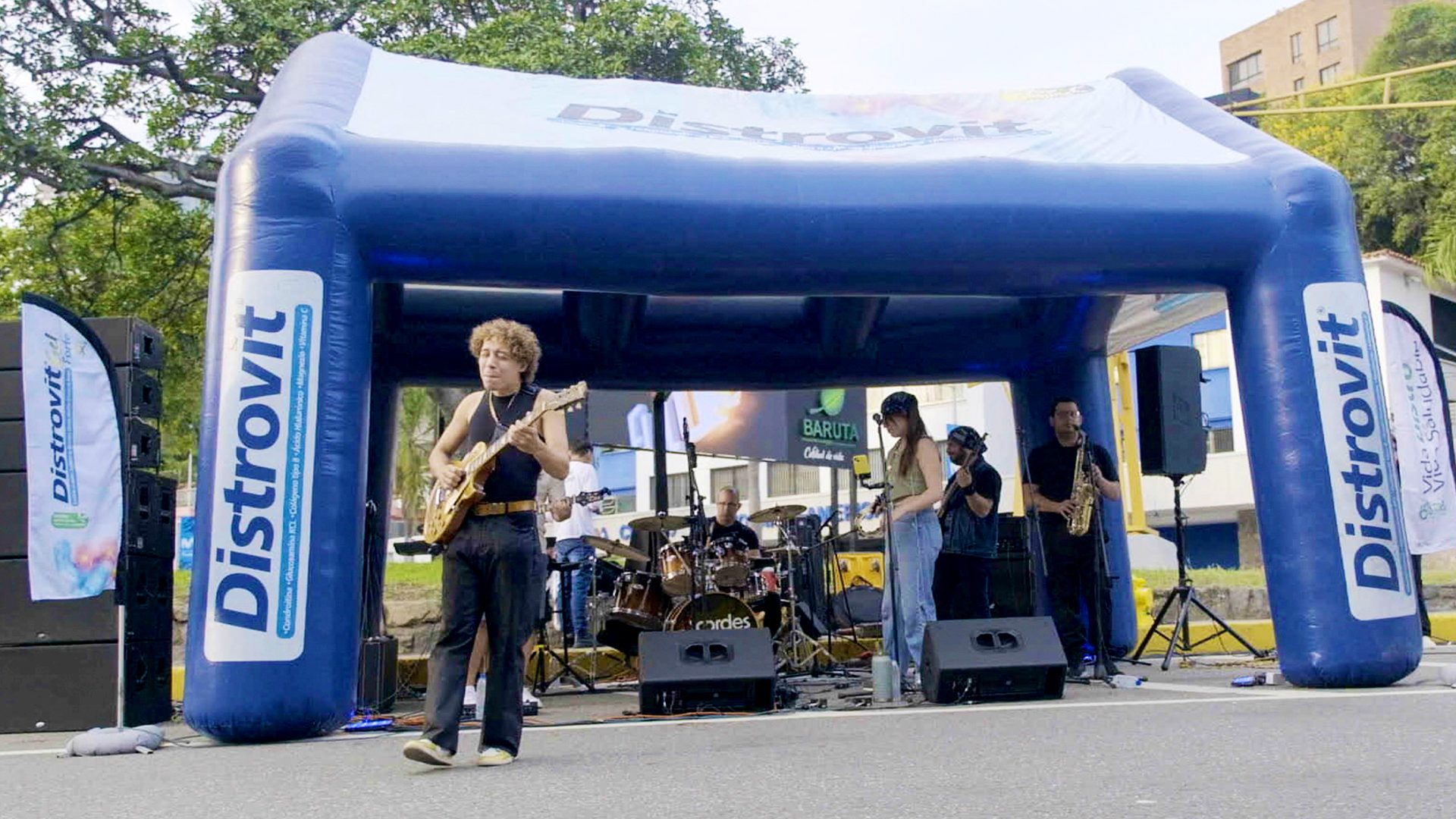 En la Carrera Caracas Rock los atletas se activaron con Distrovit ...