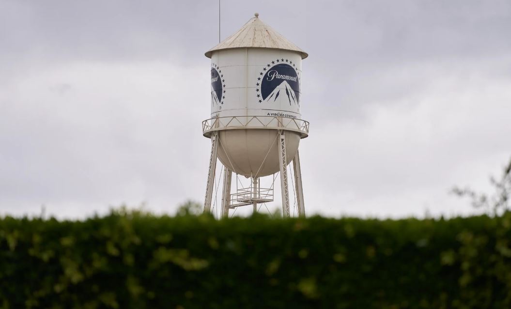 Paramount acusó a Warner Bros Discovery de beneficiar a Netflix en el ...