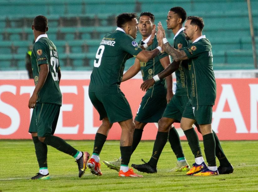 Caracas FC sobrevivió a la altura, eliminó a Independiente Petrolero y ...